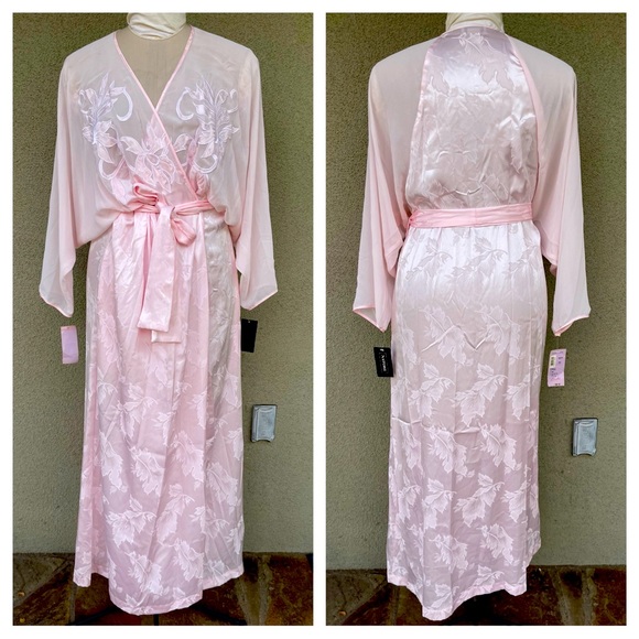 Natori | Intimates & Sleepwear | Natori 8s Vintage Pink Satin Robe ...